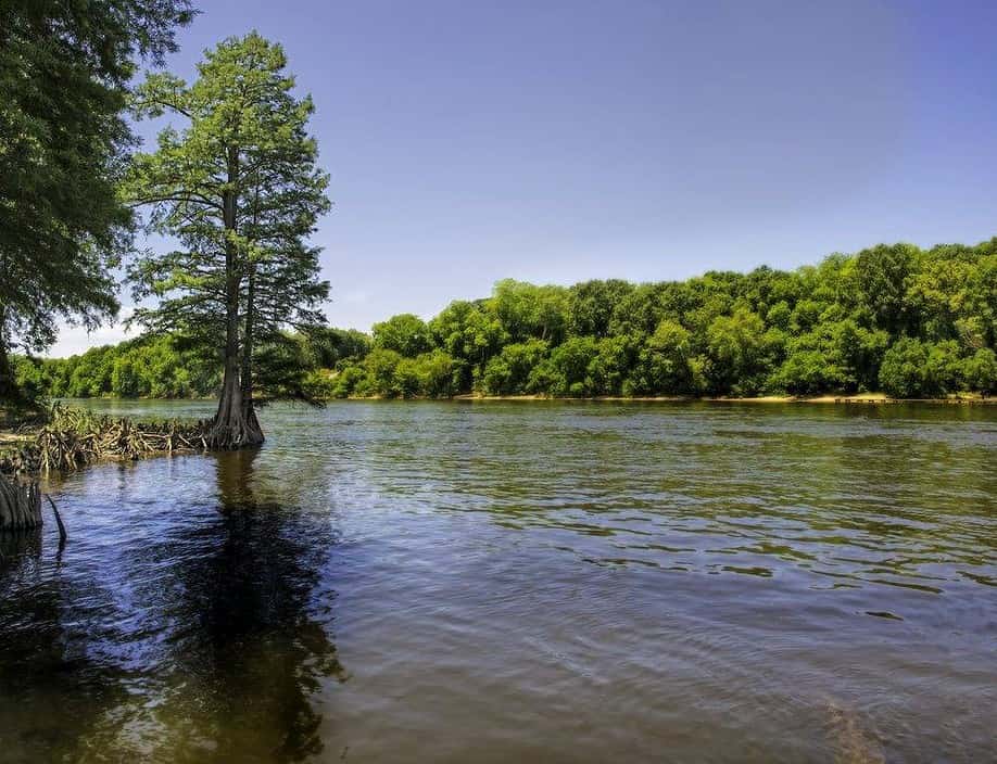 All You Need To Know About The Amazing Cherokee Rock Village