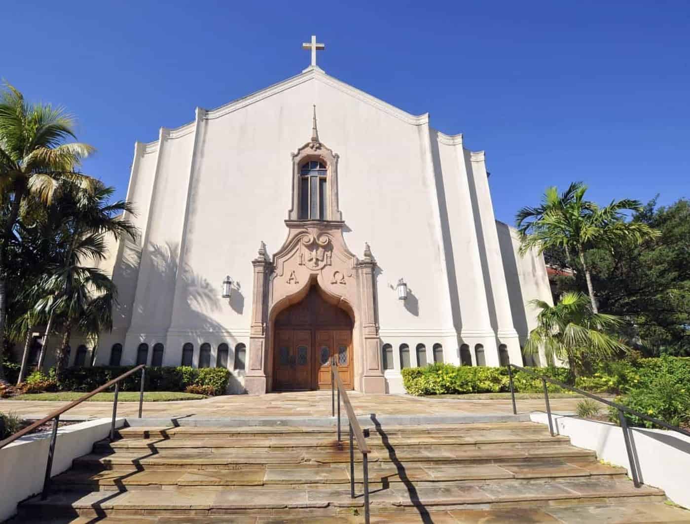 10 Best Churches In Chicago To Escape The City