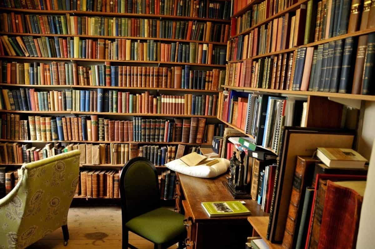 The Intriguing Saga Of American Radio History