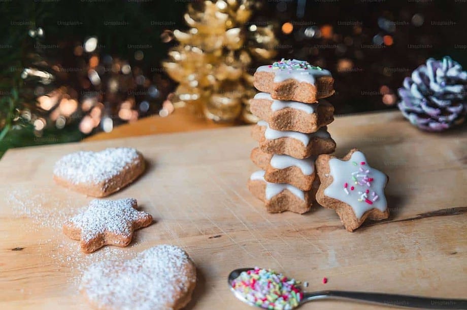 How To Decorate Gingerbread Cookies? A Fun Guide!